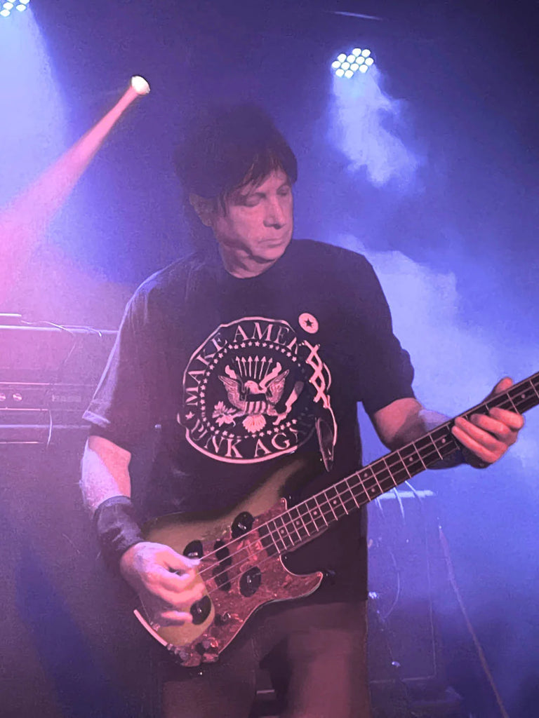 Artists – Traveler Guitar